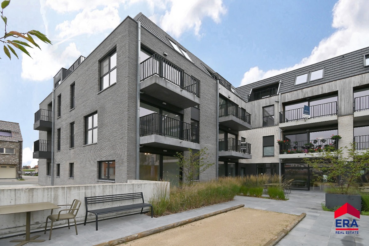 Luxe serviceflat met terras € 673 / month | ERA